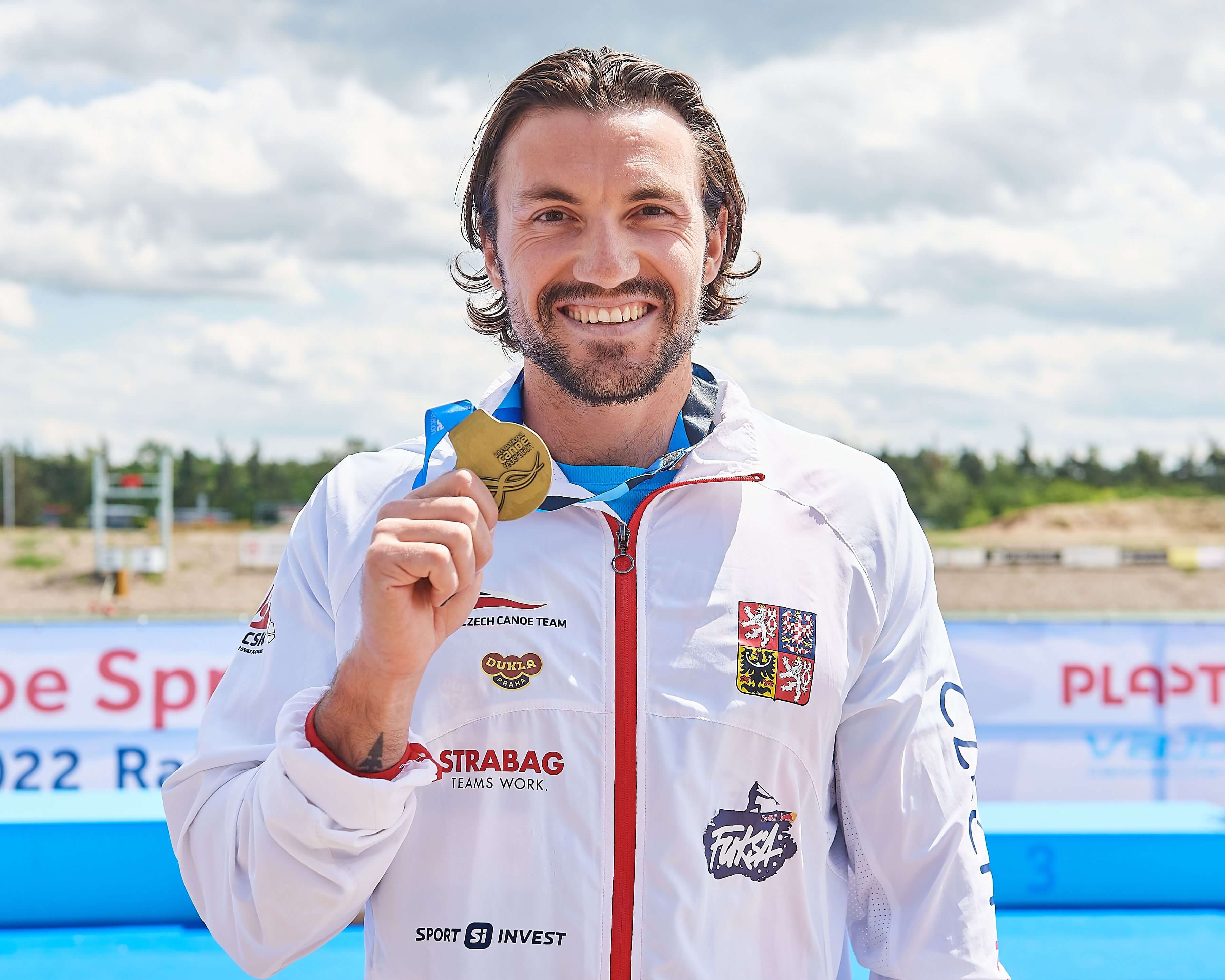 Fuksův zlatý double. Po pětistovce vyhrál v Račicích i olympijský ...
