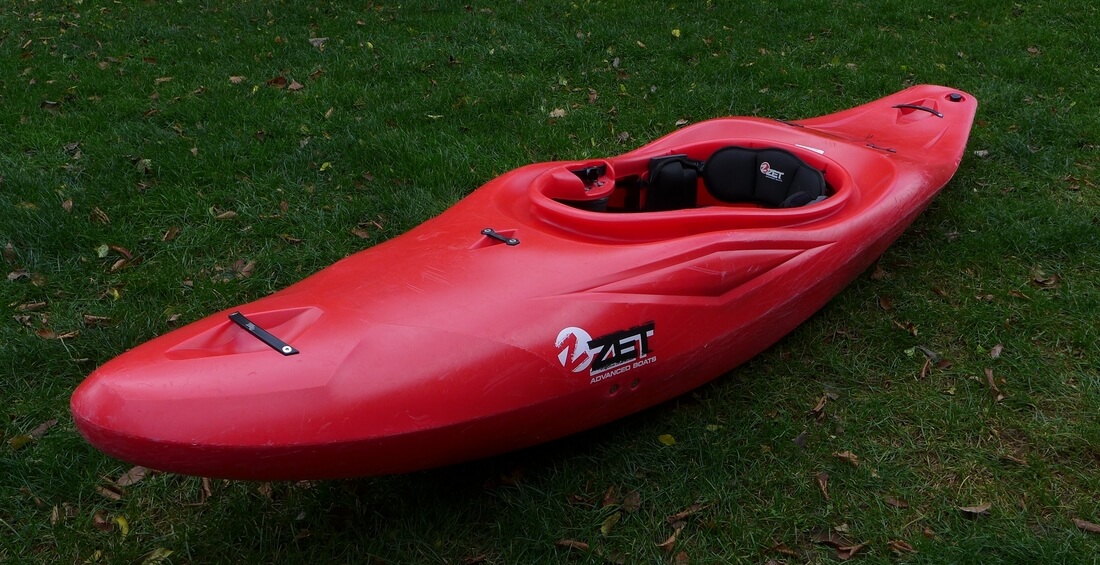 ZET Kayaks NINJA – performance creeker pro lehké i těžké váhy - Pádler.cz